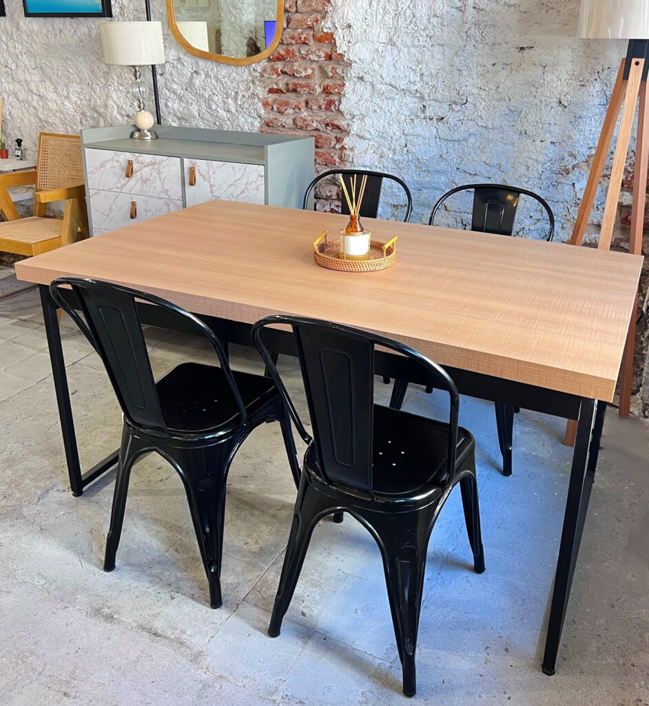 Mesa de Comedor Oxford Rectangular 150 cm (Marrón Claro – Hierro Negro) - Berna Home